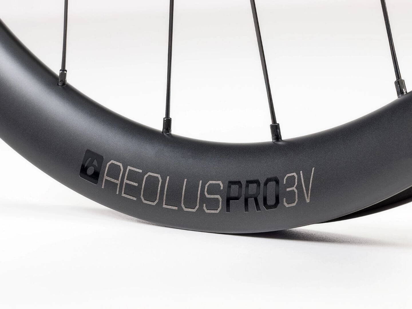 גלגלי כביש Bontrager Aeolus Comp 5 TLR Road Wheel | חנות אופניים - CTC